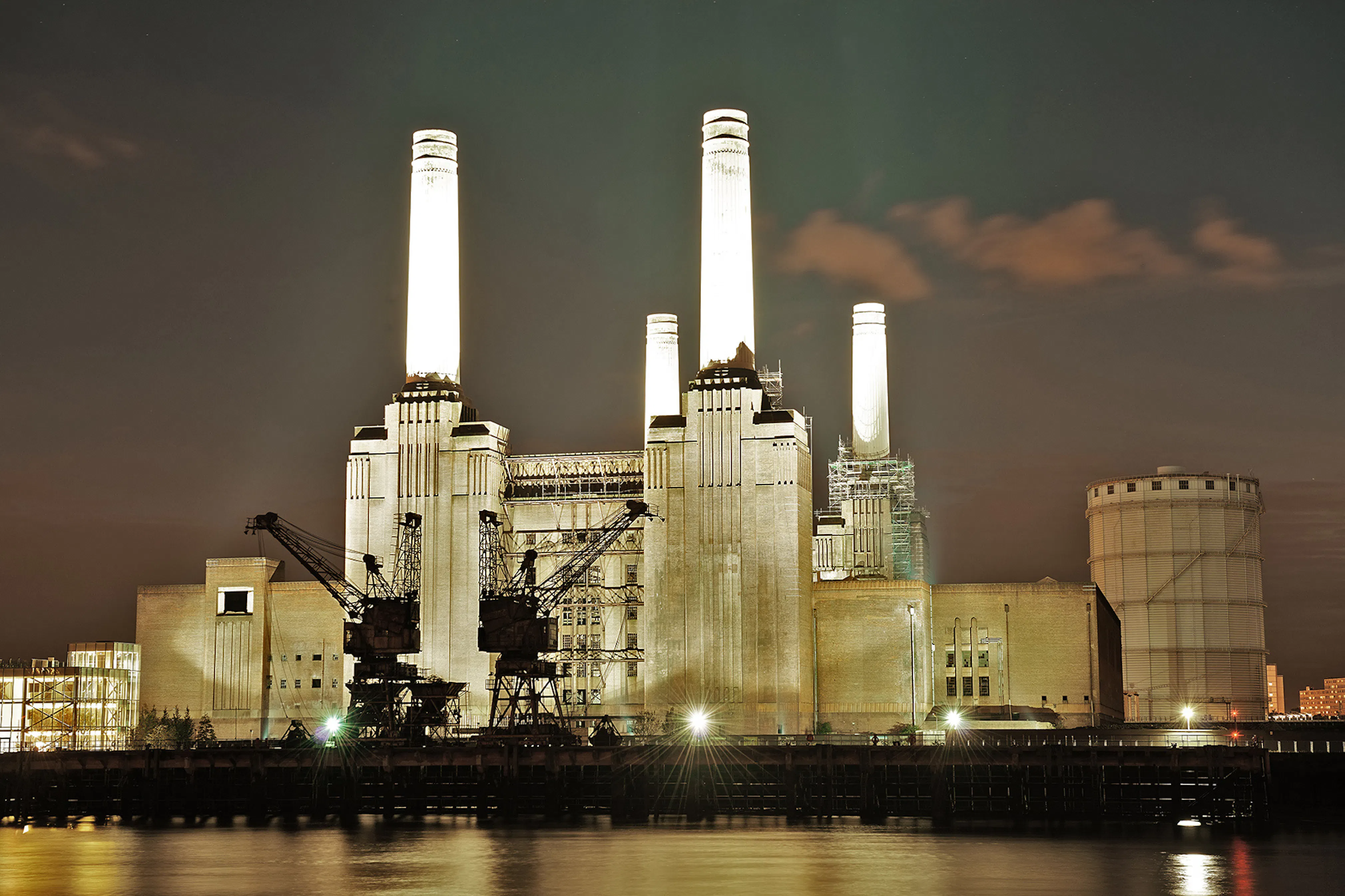 Battersea Power Station In Use
