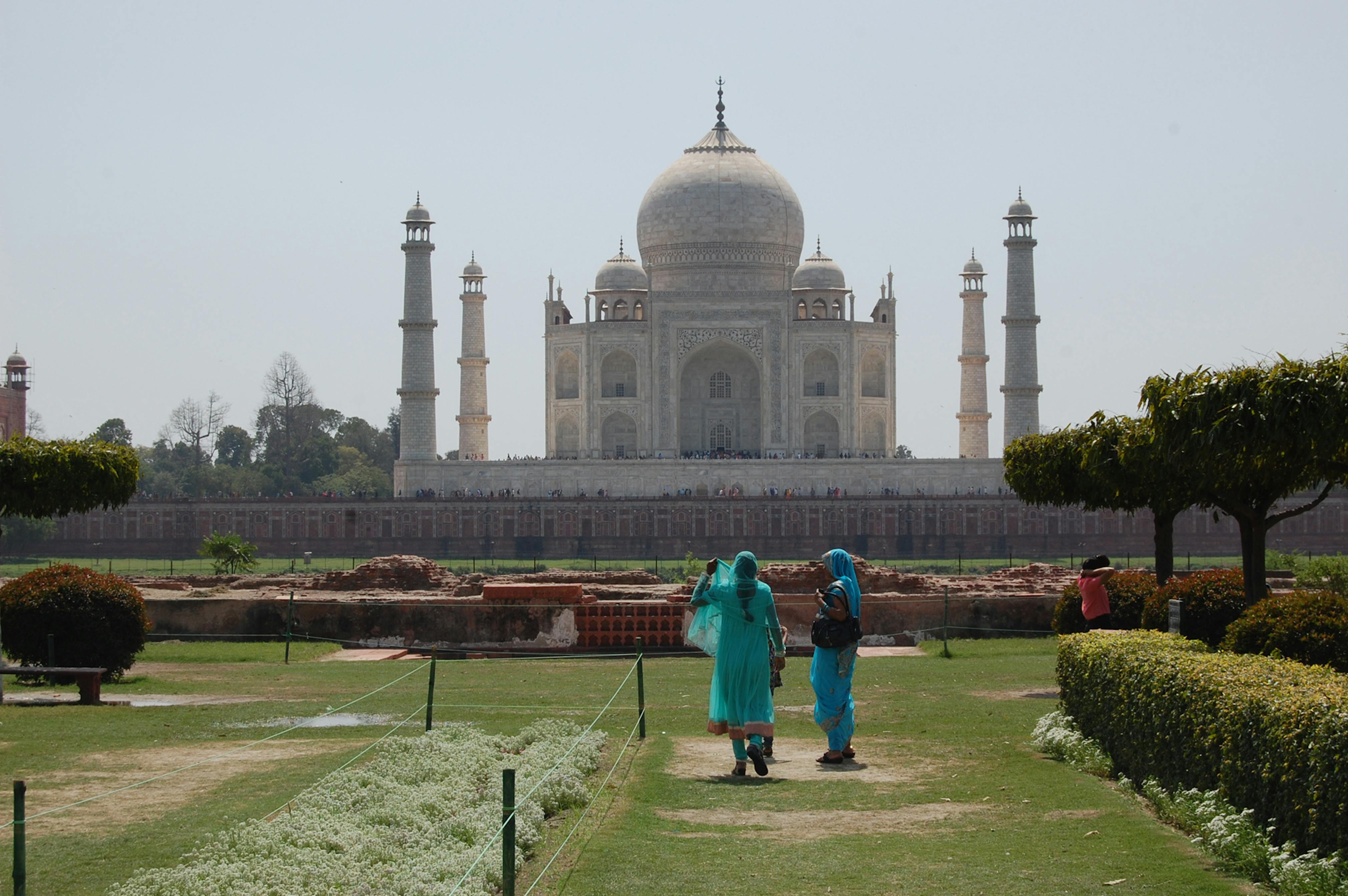 Taj Mahal India Monument De Rode 'Taj Mahal' In India | Historiek